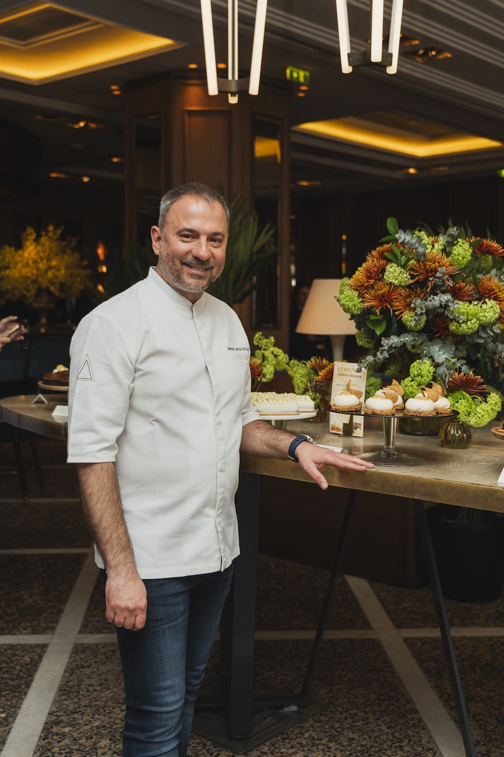 Κυριακάτικο brunch στο Athénée με guest pastry chef τον Δημήτρη ...