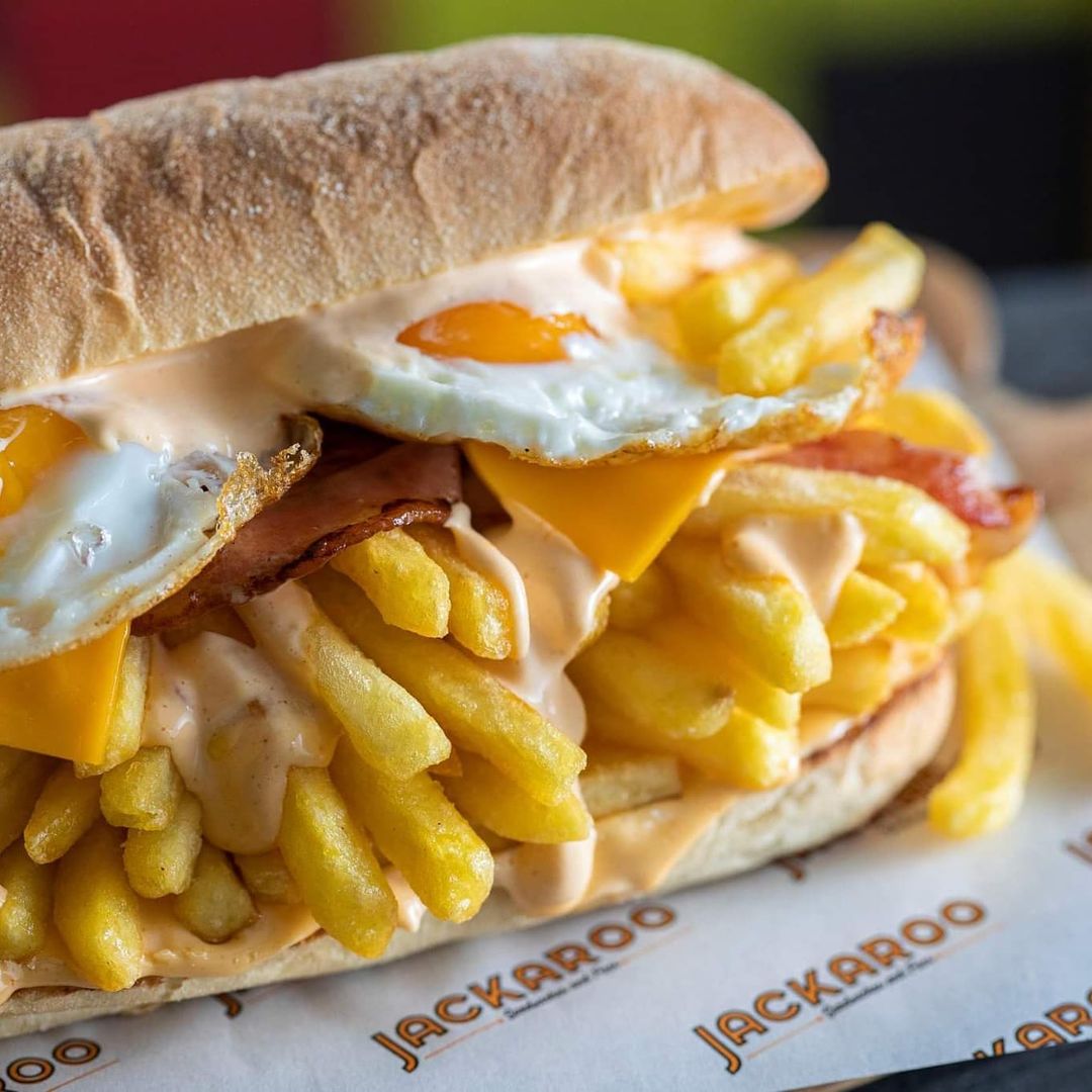 4 μαγαζιά για φαγητό και ποτό στον Πειραιά - www.MamaPeinao.gr